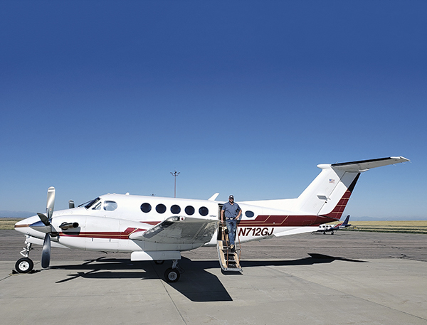 Rendezvous in Riverton - Pilot connects two Wyoming families for King ...